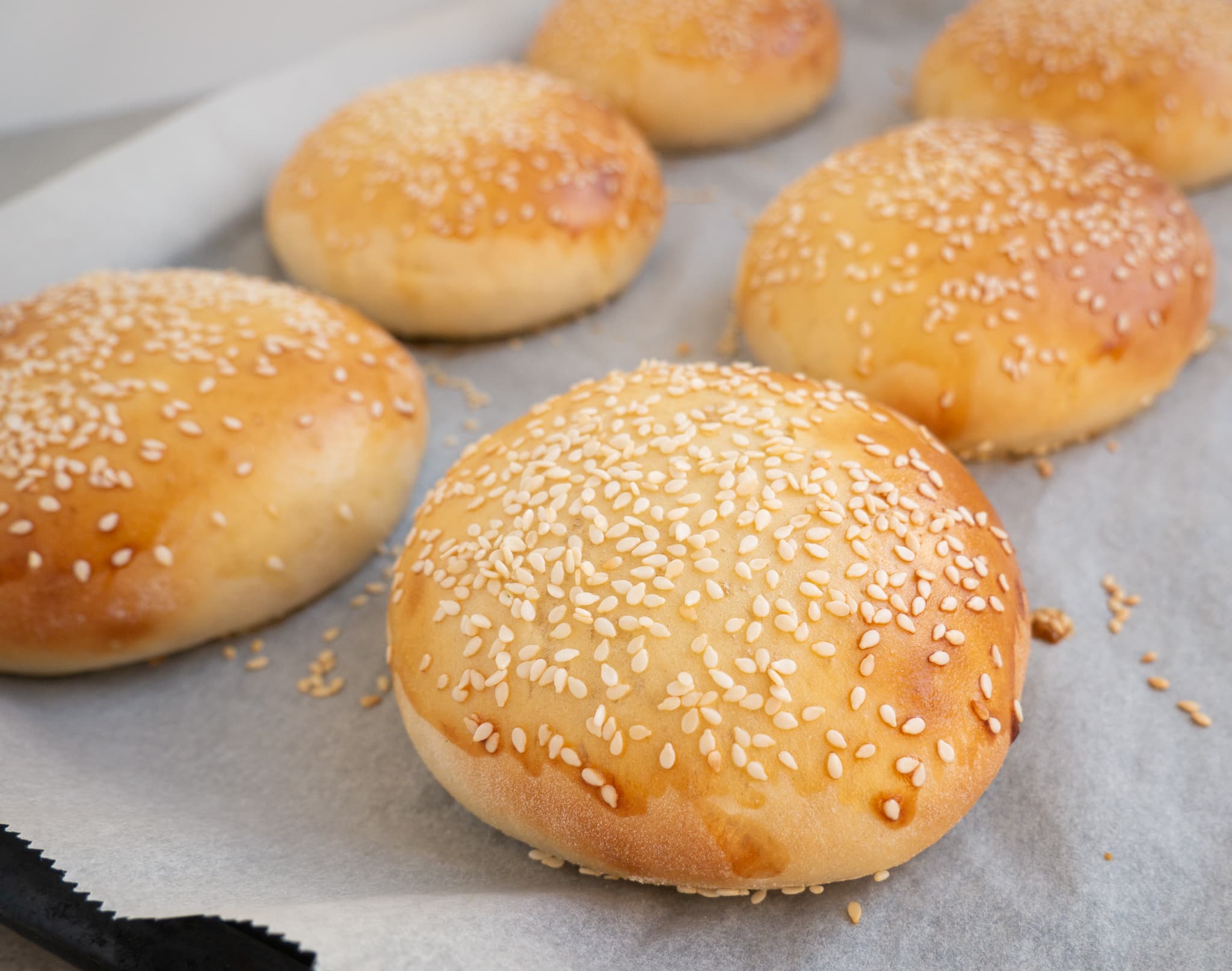 Burgerboller - Den Bedste Opskrift på Luftige Burgerboller - Mummum.dk