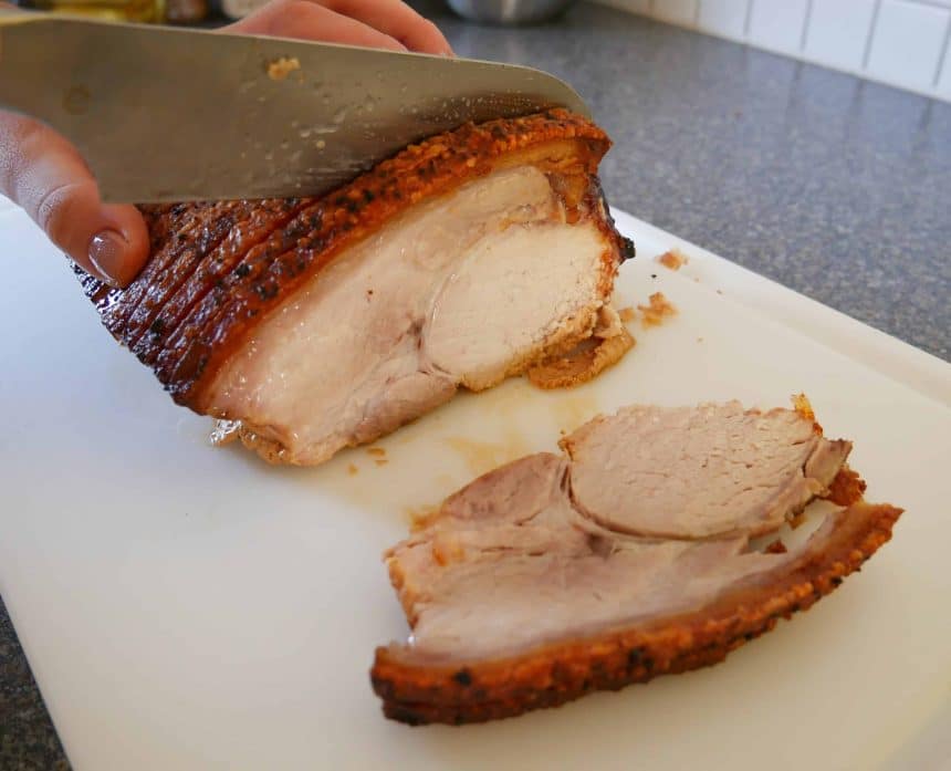 Flæskesteg med sprød svær - Nem opskrift | Mummum.dk