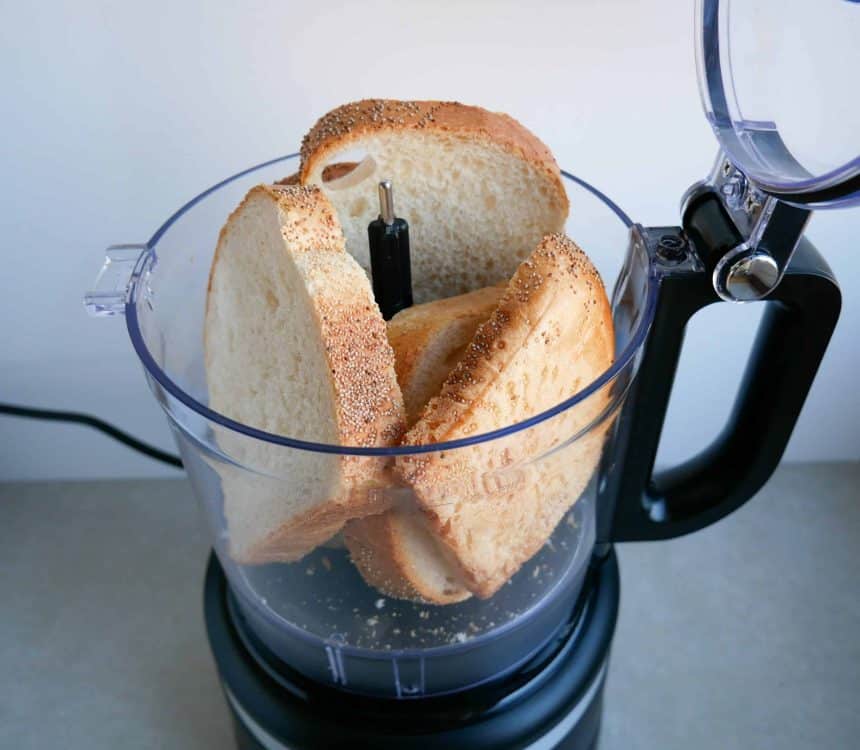 Sådan laver du hjemmelavet rasp til panering - Mummum.dk