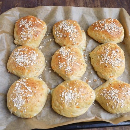 Gulerodsboller - Find opskrifterne på gulerodsboller og brud - Mummum.dk
