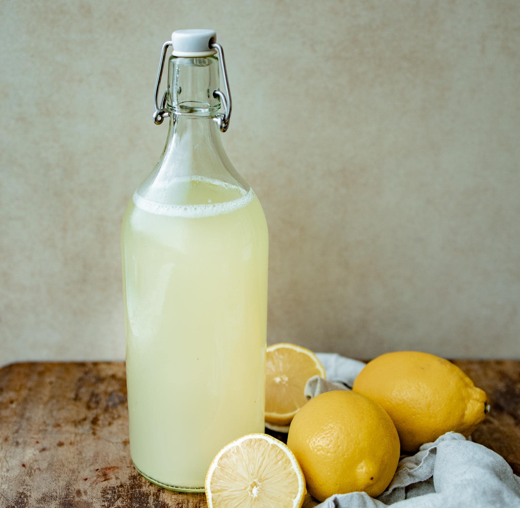 Lemonade - Opskrift på hjemmelavet lemonade med citon - Mummum.dk