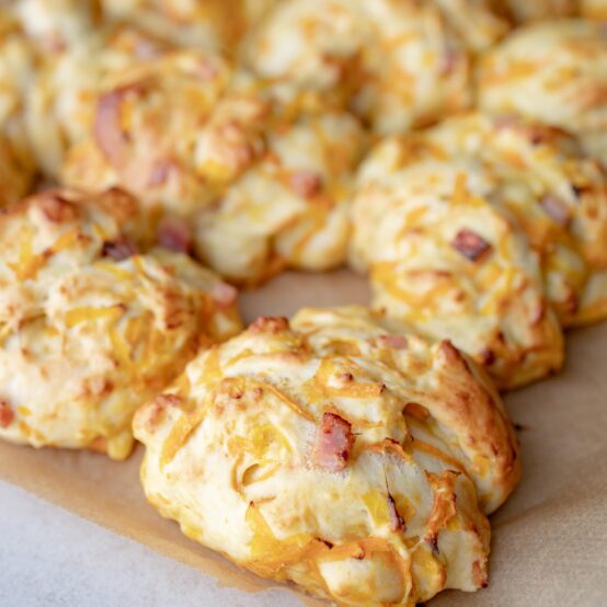 Chili Cheese Bagels - Nem opskrift på bagels - Mummum.dk