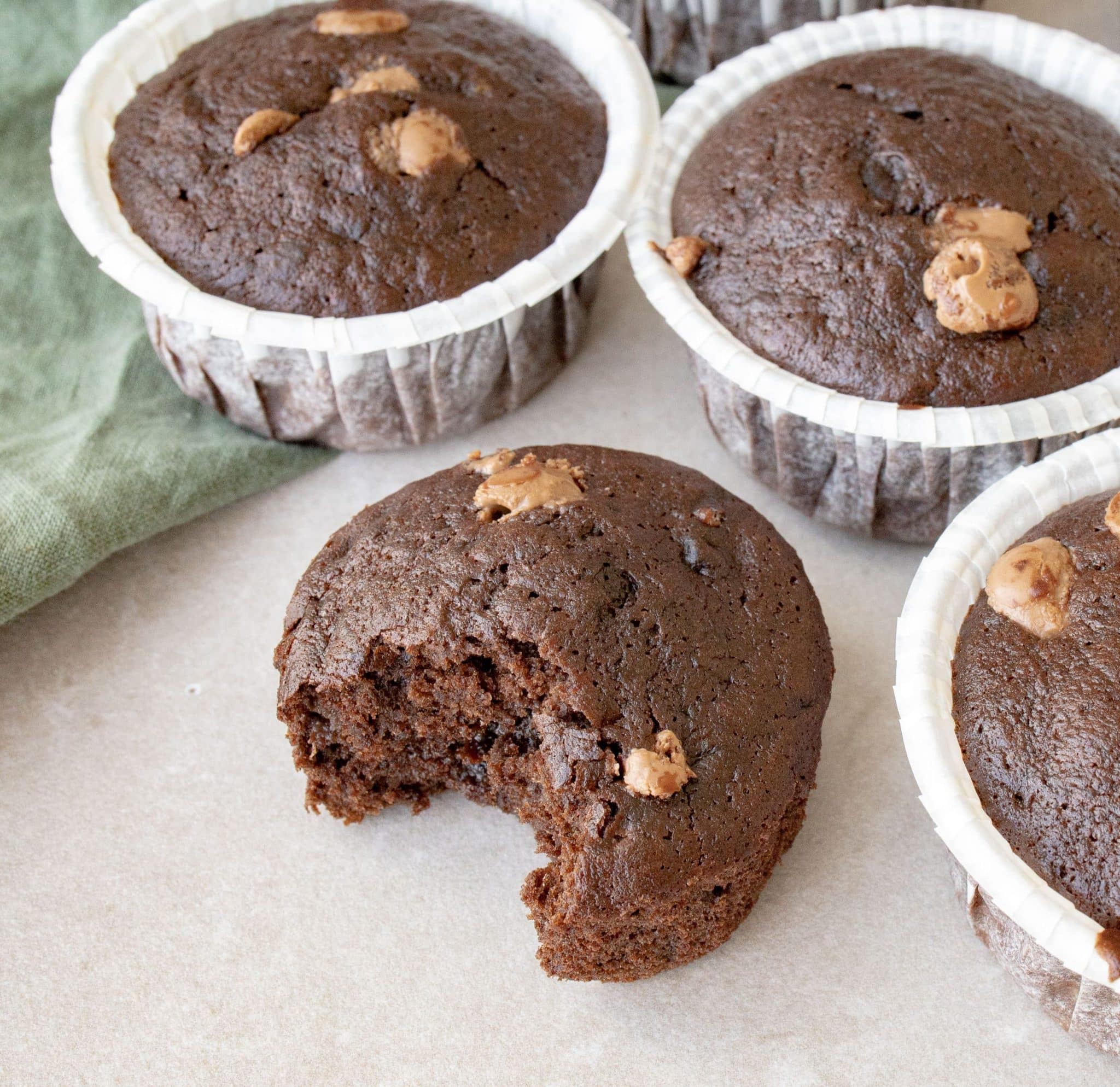 Banan chokolade muffins - Opskrift på mørke bananmuffins - Mummum.dk