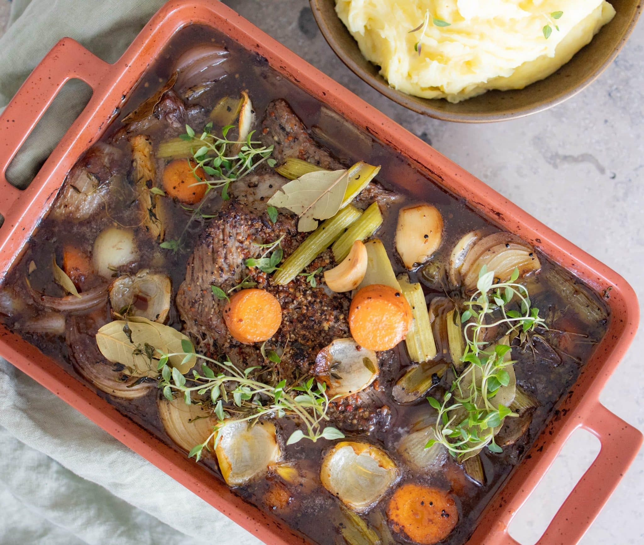 Braiseret oksespidsbryst -Langtidsstegt spidsbryst i ovn - Mummum.dk