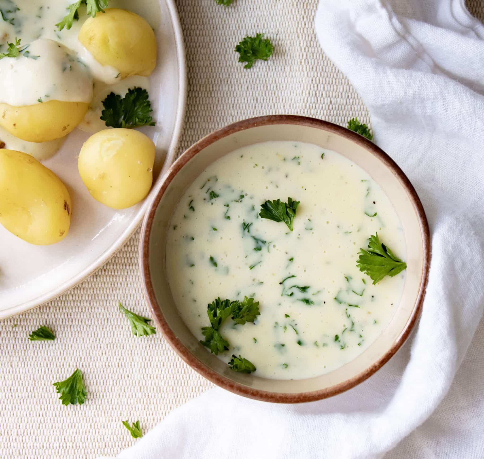 Persillesovs - Opskrift på hjemmelavet persillesauce - Mummum.dk
