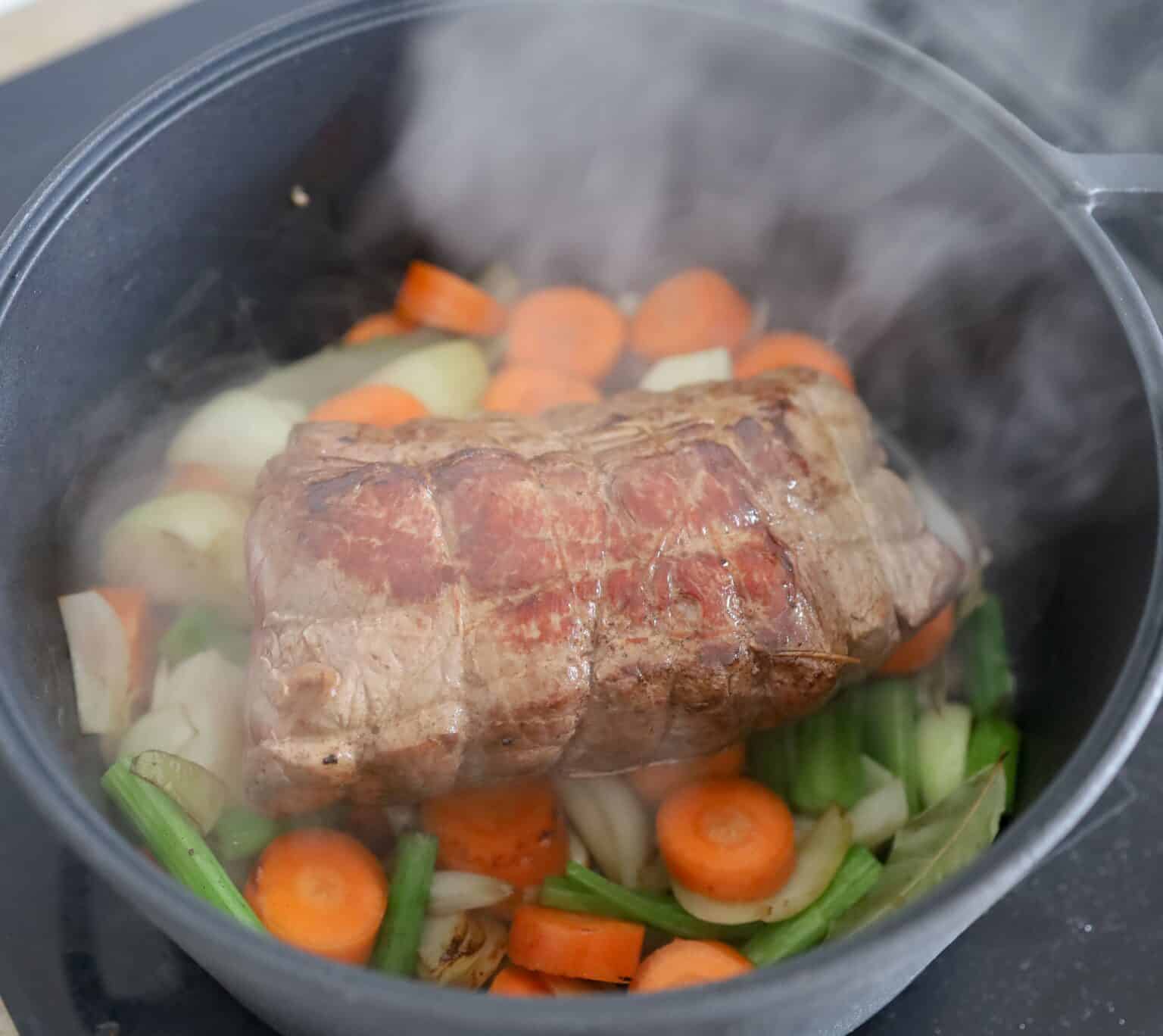 Gammeldags oksesteg - Opskrift på grydestegt okse - Mummum.dk