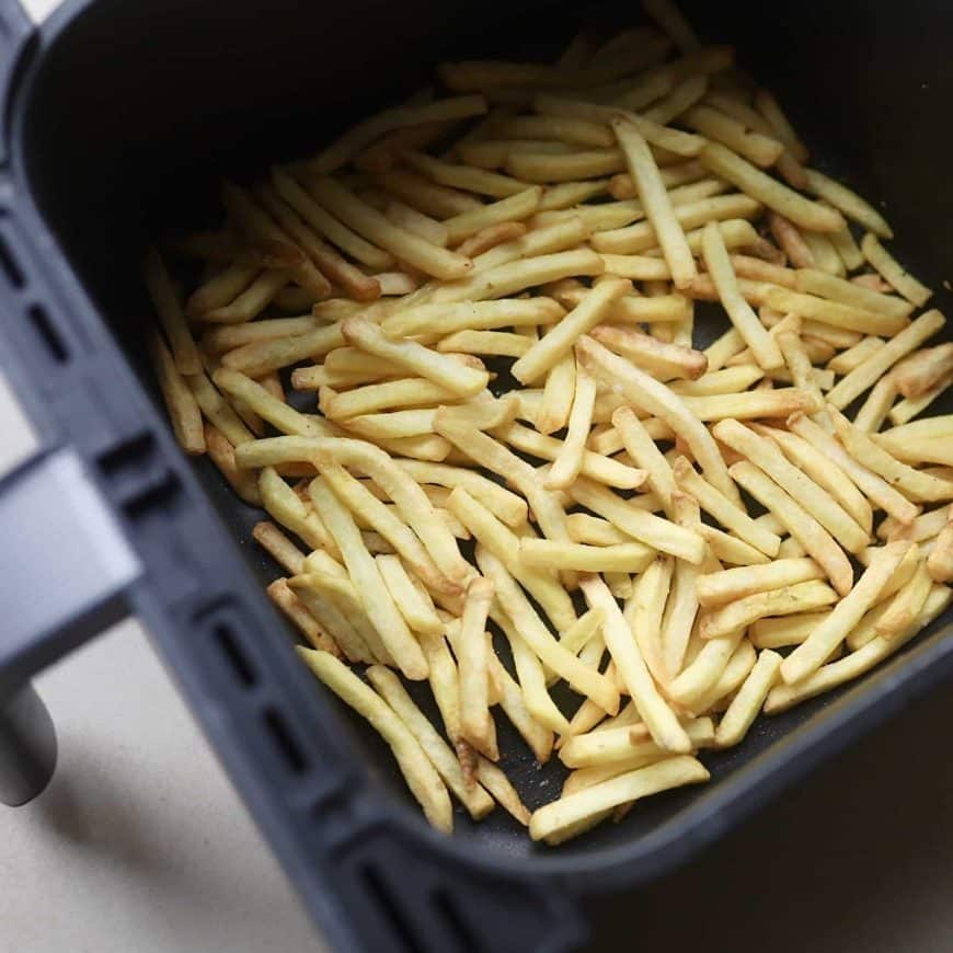 Frosne pommes frites i airfryer - Frosne pomfritter i airfryer - Mummum.dk