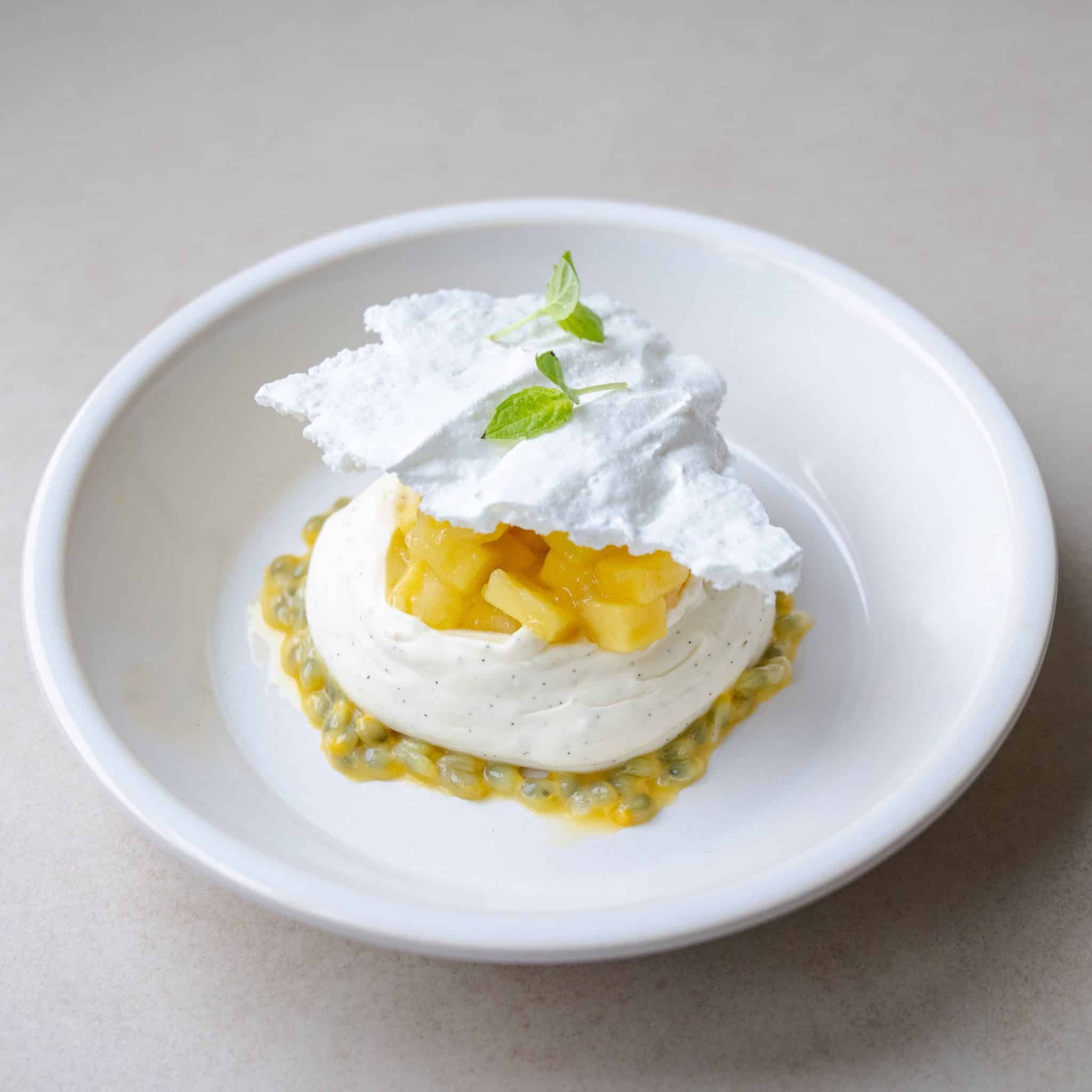Pisket panna cotta med mango og passionsfrugt - Mummum.dk